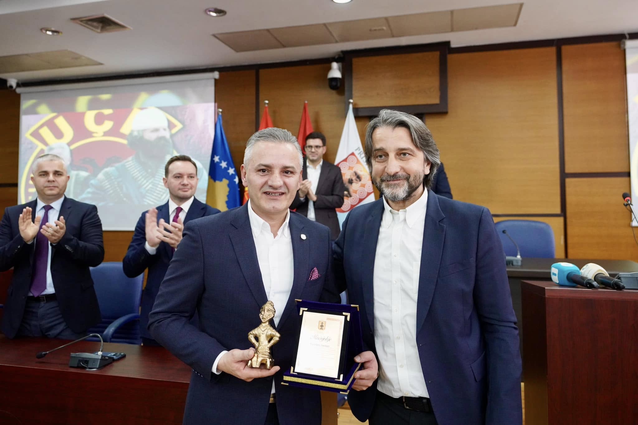 Përparim Rama, ndau mirënjohje për familjen Jashari, si simbol të ...