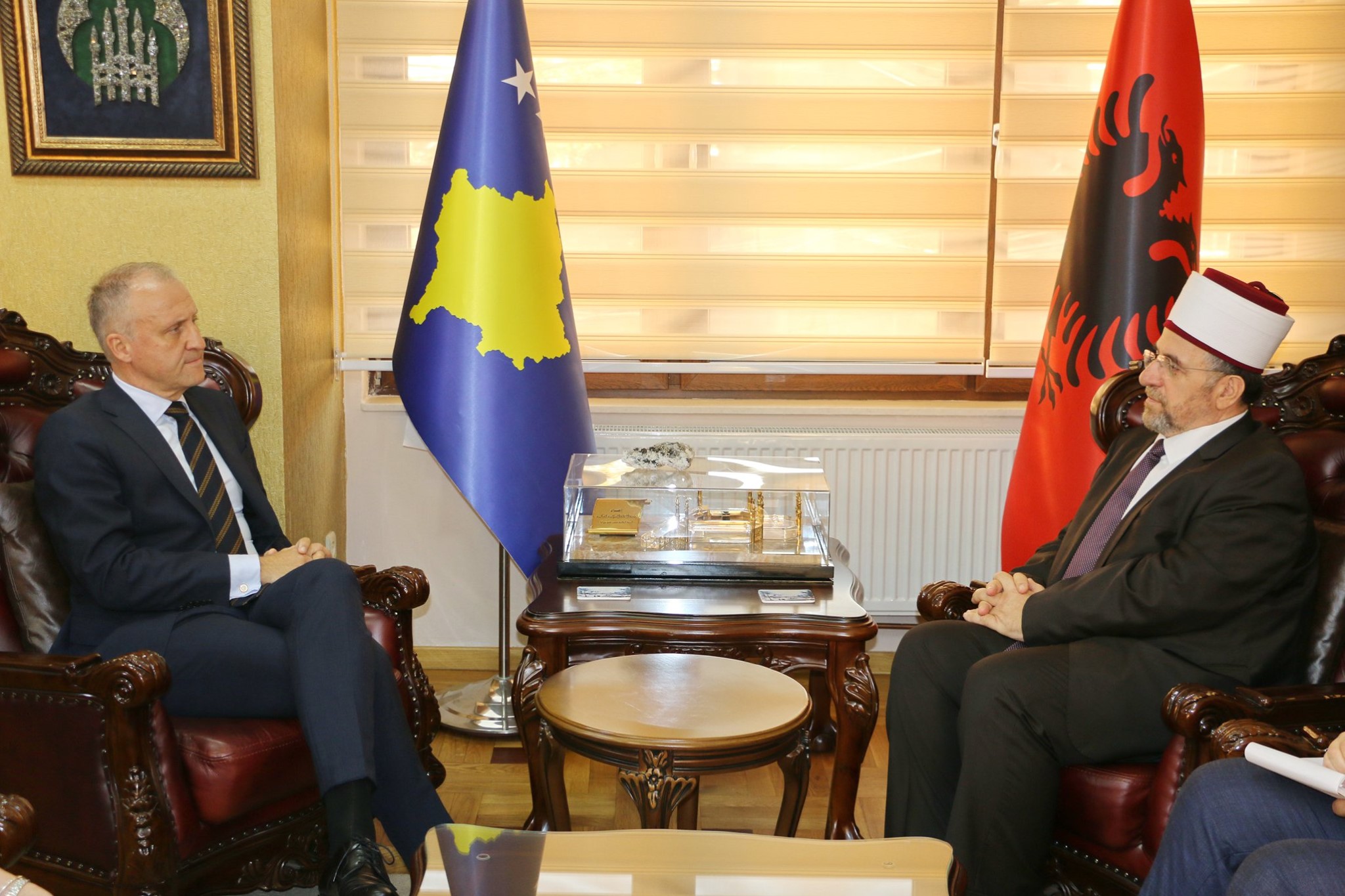 Myftiu i Kosovës, Naim Tërnava, ka pritur në takim ambasadorin e ...