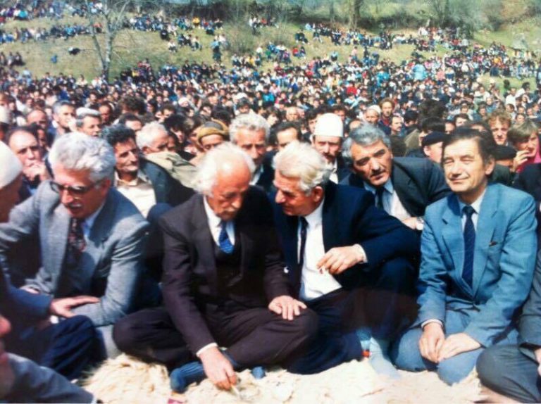 29 vjet më parë Anton Çetta nisi në Kosovë aksioni atdhetar e humanitar ...