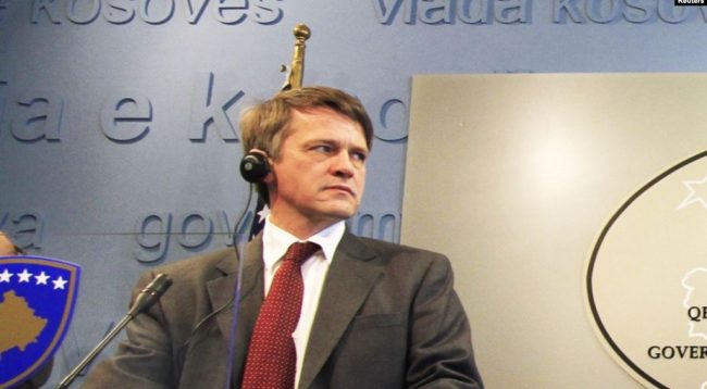 Thomas Countryman thotë se ideja e ndryshimit të kufijve midis Kosovës ...