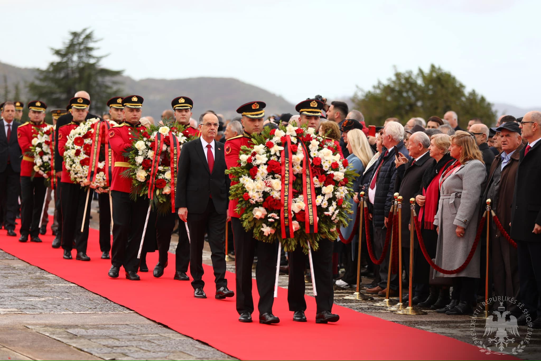 Për Ditën e Çlirimit të Shqipërisë kryetari i Shtetit, Bajram Begaj ...