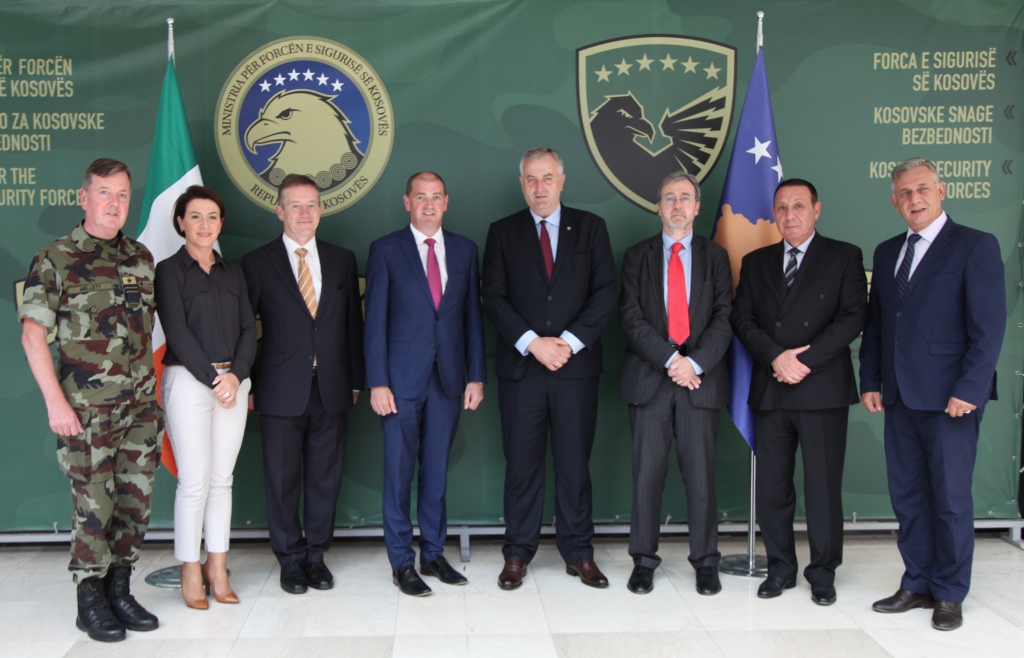 Ministri i FSK-së Rrustem Berisha priti në vizitë ministrin e Mbrojtjes ...