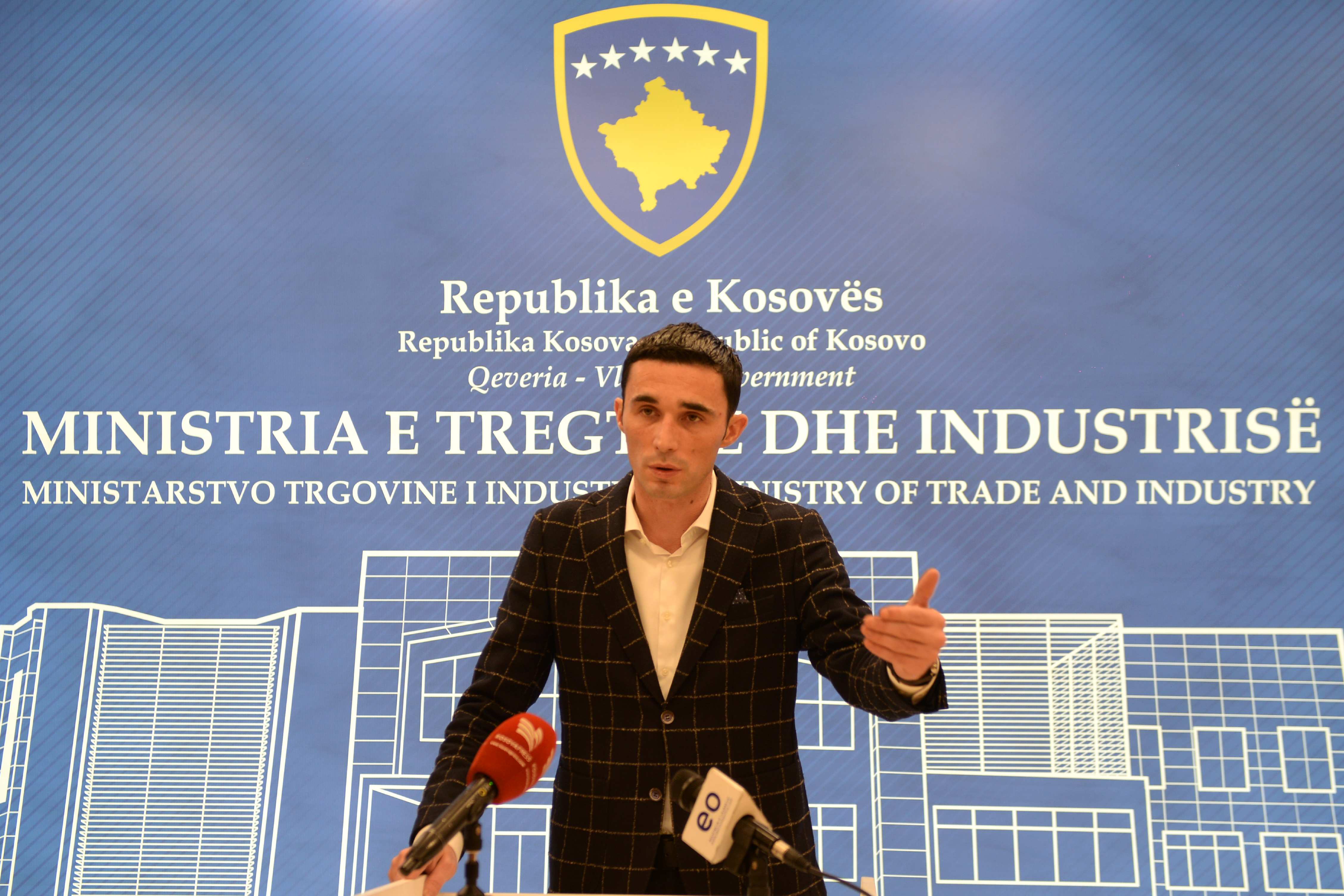 Endrit Shala: Mbrojta e konsumatorit është fokus maksimal me gjendjen ...