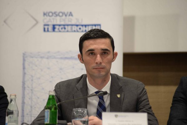 Ministri Endrit Shala siguron grante për bizneset në përmirësimin e ...