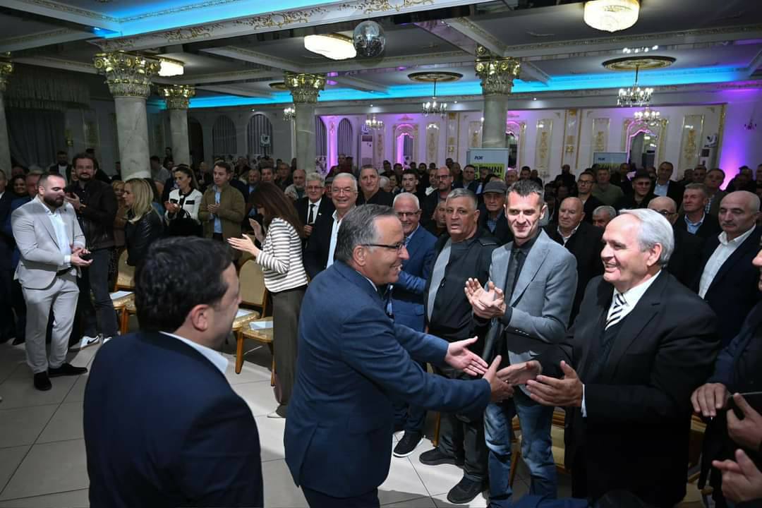 Kryetari i Partisë Liberale të Kosovës, Gjergj Dedaj, thotë se PDK-ja ...