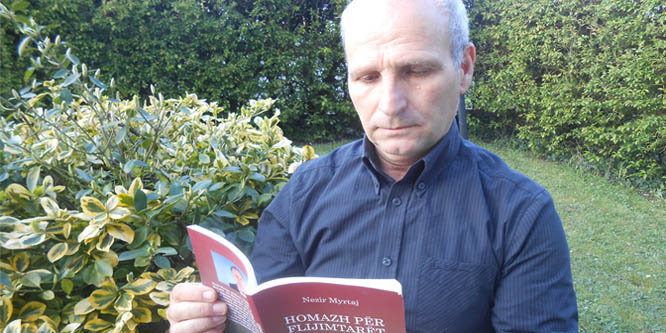 Nebih Rexhepi: Enver Hoxha tungjatjeta - Radio Kosova e Lirë