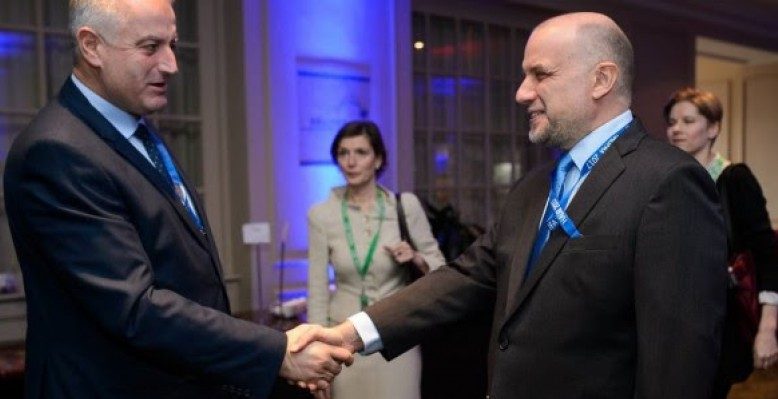 Ministri i FSK-së, Rrustem Berisha është takuar me ministrin e ...
