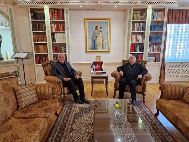 Kryetari i Vitisë Sokol Haliti uron gjithë besimtarët katolik për ... Kryetari i Vitisë Sokol Haliti uron gjithë besimtarët katolik për ...