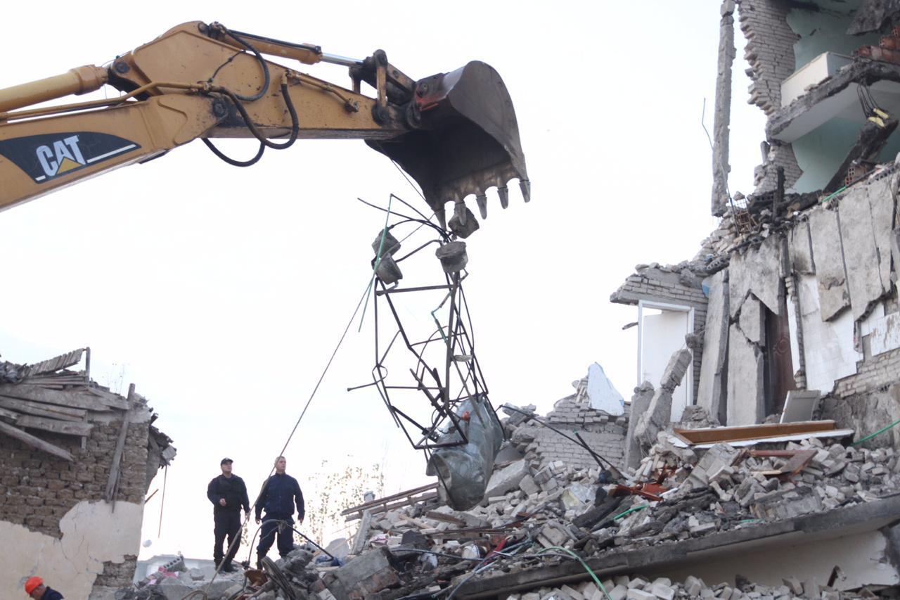 Evidentohen pasojat e shumë anshme të tërmetit të 26 nëntorit - Radio ...