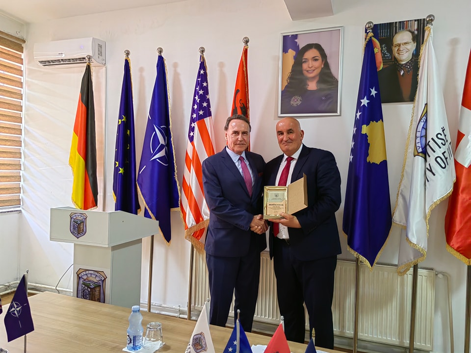 Kryetari Haliti organizoj pritje për mërgimtarët, ndërsa e nderon me ...