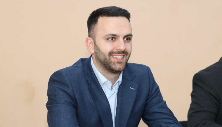 Altin Krasniqi: Nuk e votoj Albulena Haxhiun – as hapur, as fshehur ...