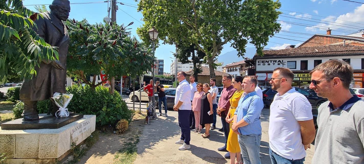 Astrit Ademaj, fillon ditën me homazhe te Shtatorja e ikonës së Pejës ...