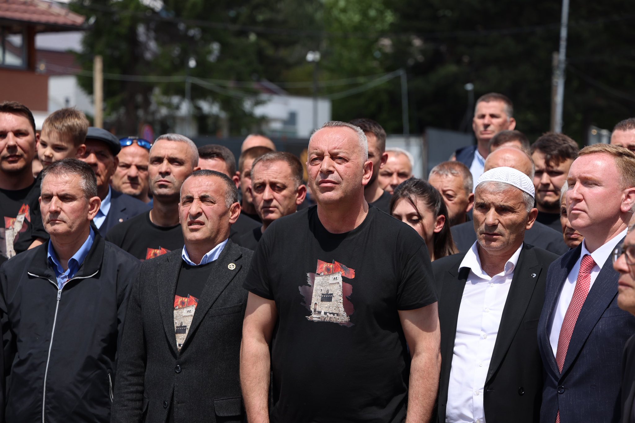 Përkujtohen dëshmorët e qytetit të Deçanit - Radio Kosova e Lirë