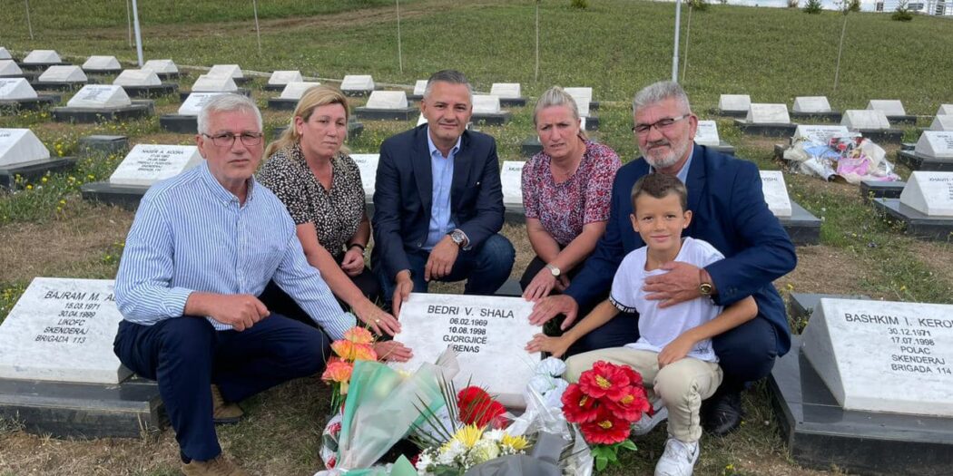 Bekim Hamez Jashari: 25 vjetori i rënies së heronjve Bedri Shala e ...