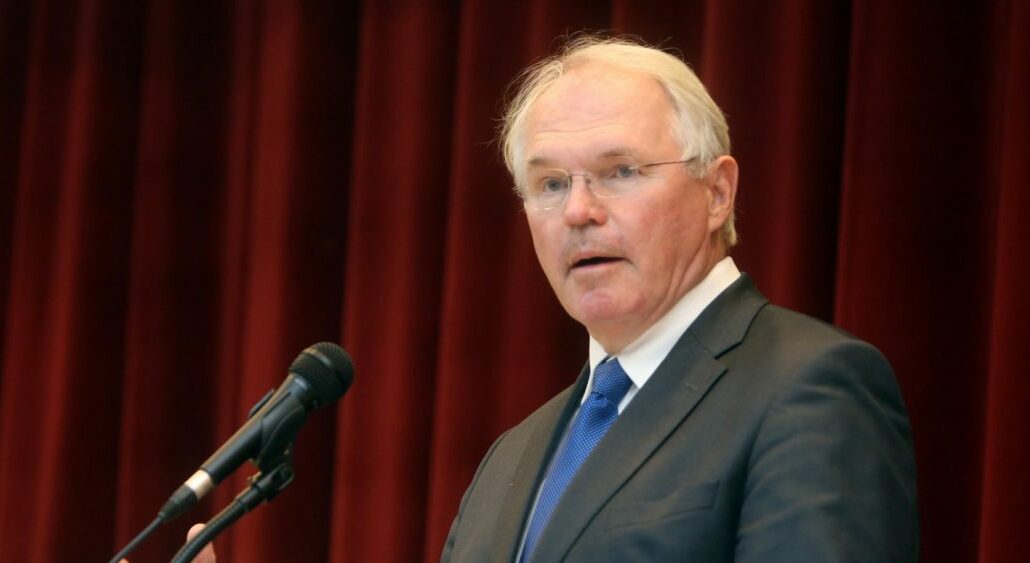 Christopher Hill: End duhet shumë punë për të normalizuar marrëdhëniet ...