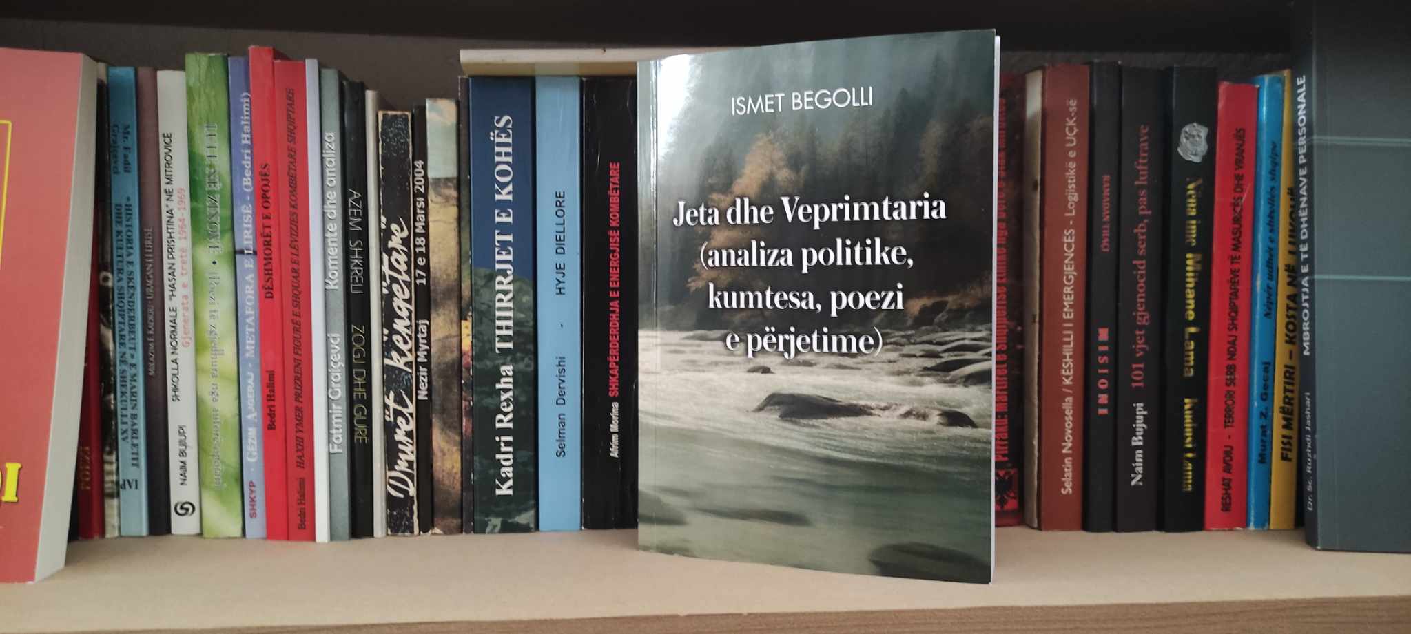 Doli nga shtypi Libri: “Analiza, kumtesa, poezi, politikë”, i autorit ...
