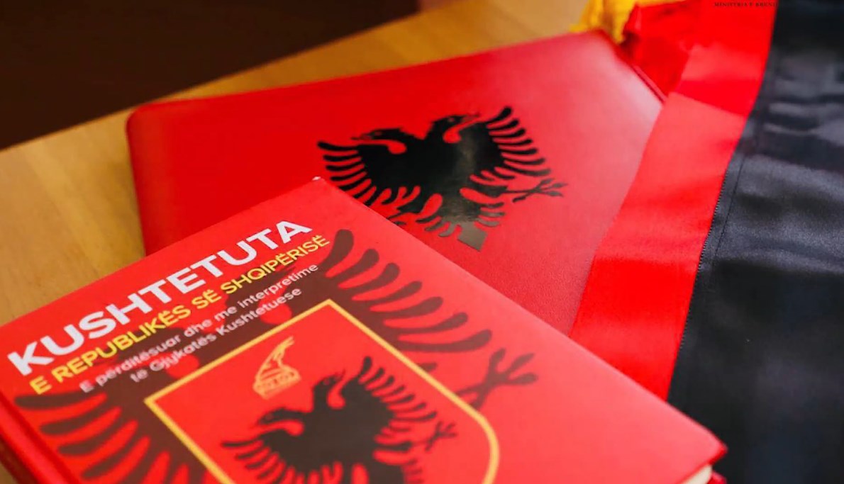 Albert Z. ZHOLI: Referendumi historik për Kushtetutën e re Demokratike ... Albert Z. ZHOLI: Referendumi historik për Kushtetutën e re Demokratike ...