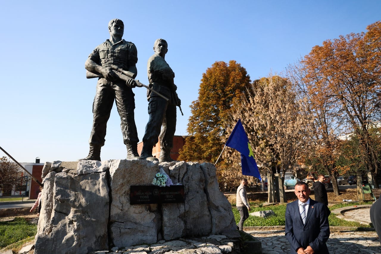 Lahi Brahimaj: Liria e një kombi ndërtohet mbi sakrificat e bijve dhe ...