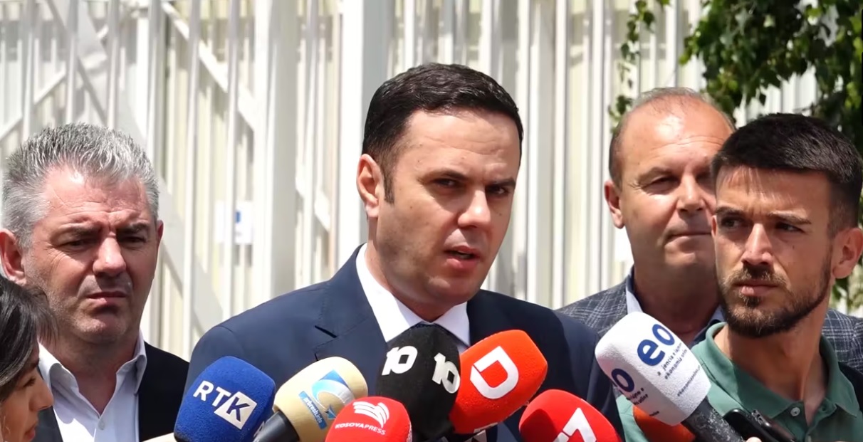 Lumir Abdixhiku: Kosova po futet në një situatë shqetësuese e të ... Lumir Abdixhiku: Kosova po futet në një situatë shqetësuese e të ...