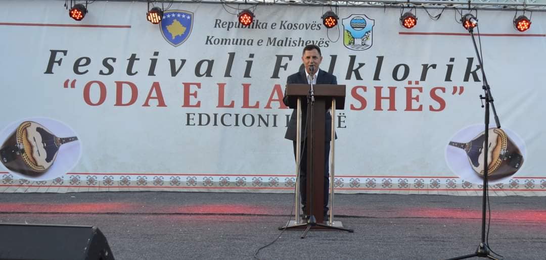 Mbrëmë në Malishevë, është mbajtur nata e parë e festivalit folklorik ...