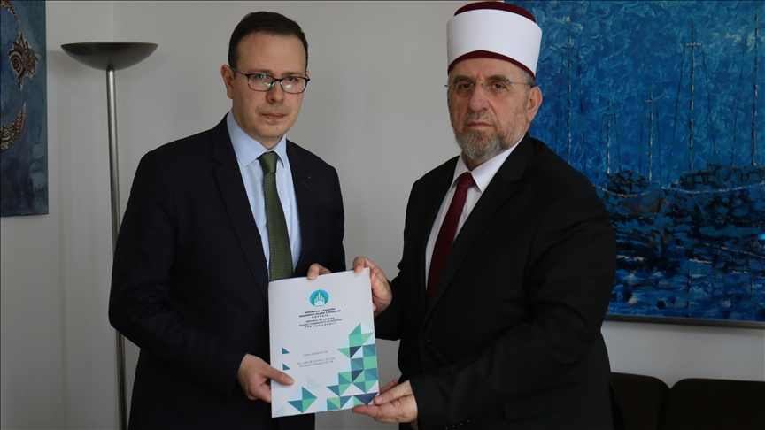 Kryetari i Bashkësisë Islame të Kosovës, myftiu Naim Tërnava, sot ka ...