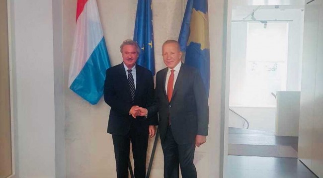 Ministri i Jashtëm, Behxhet Pacolli ështëtakuar me homologun e tij nga ...