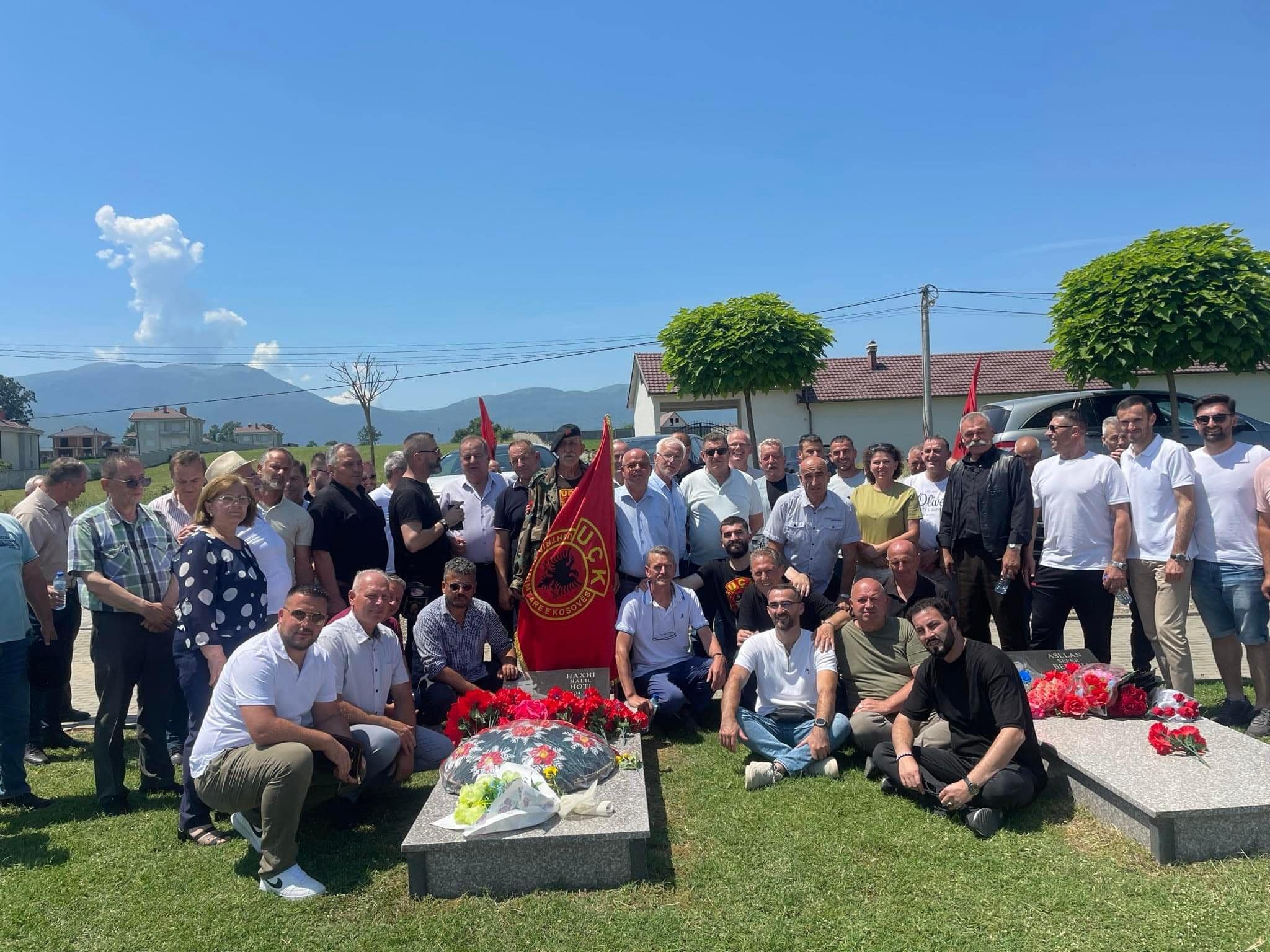 Smajl Latifi: Sot, në 26-vjetorin e rënies së heroit Haxhi Hoti ...