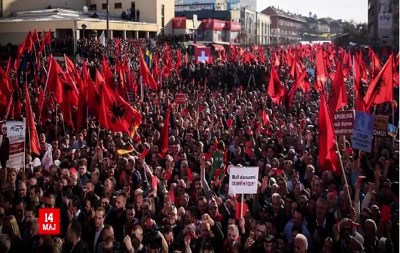 Edhe pak orë nga protesta e sotme e opozitës - Radio Kosova e Lirë Edhe pak orë nga protesta e sotme e opozitës - Radio Kosova e Lirë
