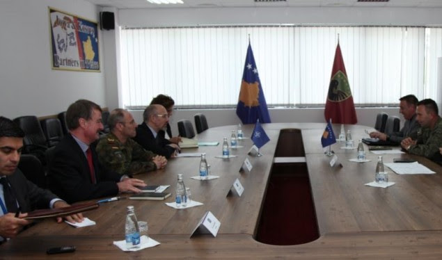 Komandanti i FSK-së gjenerallejtënant Rrahman Rama priti zyrtarin e ...