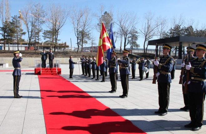 Shefi i Shtabit të Ushtrisë së Maqedonisë qëndroi për vizitë zyrtare në ... Shefi i Shtabit të Ushtrisë së Maqedonisë qëndroi për vizitë zyrtare në ...