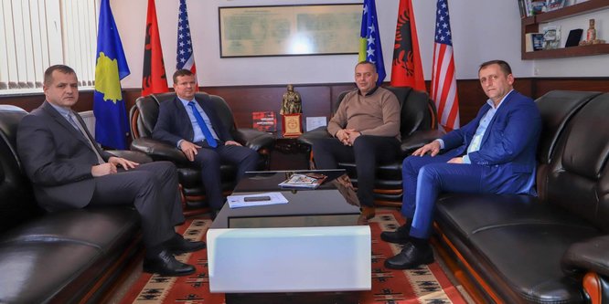 Kryetari Ramosaj priti në takim zëvendësministrin e Arsimit Azem Guri ...