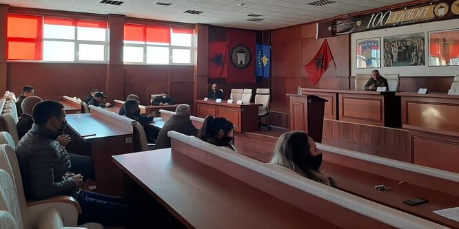 MBLEDHJA E RADHËS E SHTABIT EMERGJENT KOMUNAL NË JUNIK - Radio Kosova e ... MBLEDHJA E RADHËS E SHTABIT EMERGJENT KOMUNAL NË JUNIK - Radio Kosova e ...