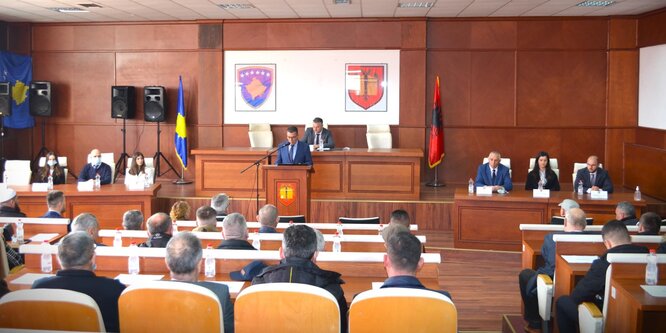 Juniku shënon 14 vjetorin e Pavarësisë me seancë solemne dhe homazhe ...