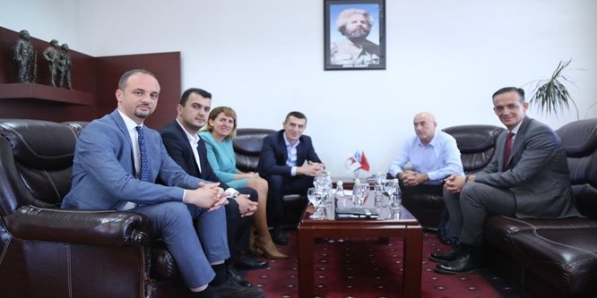 Nënkryetari Lushtaku priti në takim drejtorin e AKP-së, Valon Tolaj ...