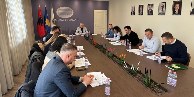 Komiteti për Politikë dhe Financa në Ferizaj ka mbajtur mbledhjen e ...