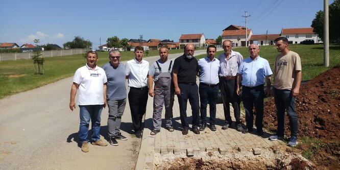 Në Bellanicë fillojnë punimet për 600 metra kanalizim dhe ujëra ...