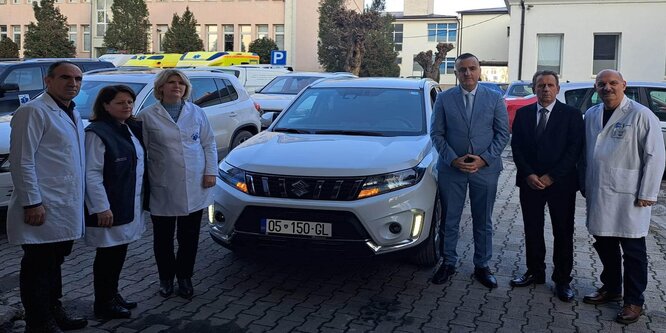 QKMF në Ferizaj ka pranuar veturën e re Suzuki donacion nga UNICEF-i ...