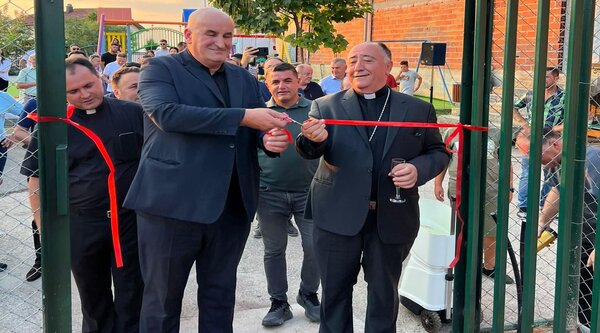 Përurohet fusha e tenisit në Stubëll të Epërme të Vitisë - Radio Kosova ...