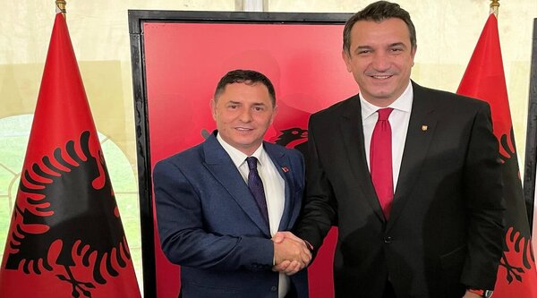 Kryetari Kastrati po qëndron në Tiranë për të festuar 111 vjetorin e ...