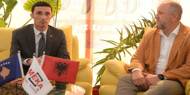 Ministri Endrit Shala vizitoi fabrikën e përpunimit të mishit “Meka” në ...