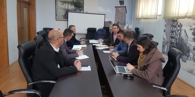Shefi i Kabinetit të kryetarit të komunës së Rahovecit mbajti takim me ...