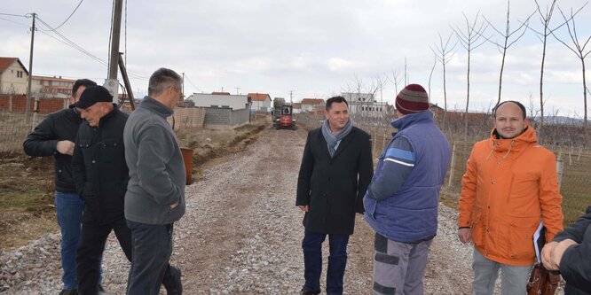 Kryetari Kastrati mori pjesë në fillimin punimeve në ndërtimin e ... Kryetari Kastrati mori pjesë në fillimin punimeve në ndërtimin e ...