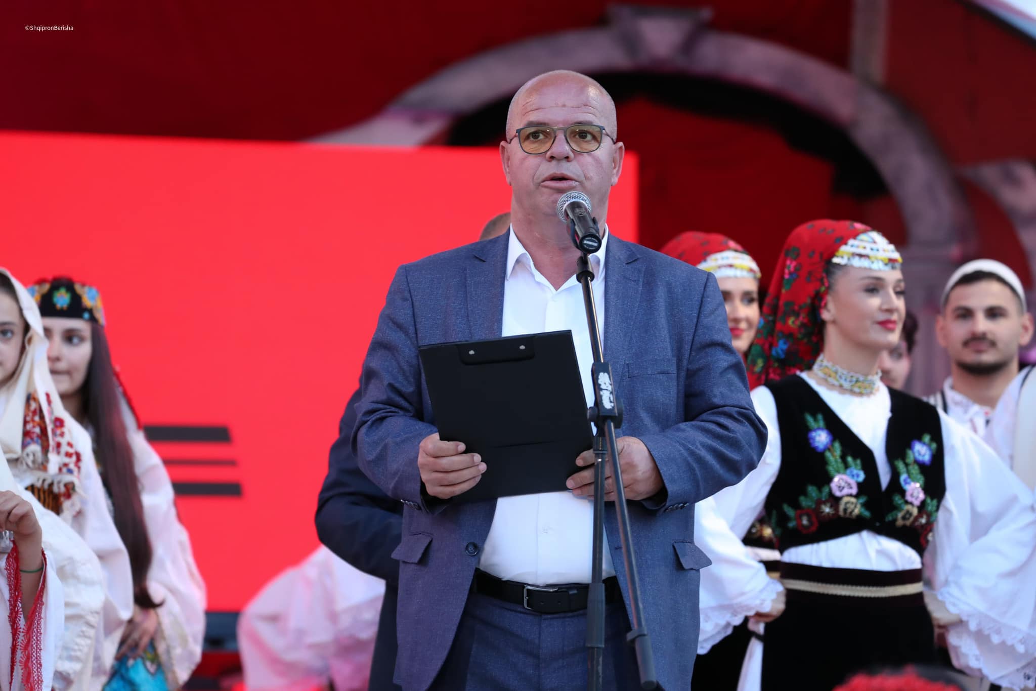 Smajl Latifi: SONTE SHPALLËM TË HAPUR EDICIONIN E 23-të TË FESTIVALIT ...