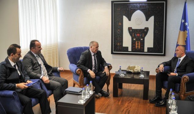 Kryeministri Haradinaj: Duhet të bëhet nivelizimi i pagave sipas ...