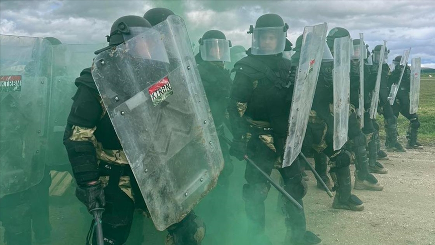 Forcat paqeruajtëse të KFOR-it në Kosovë kanë mbajtur stërvitjen e ...