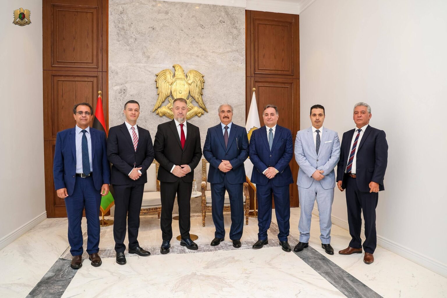 Kryetari i Skënderajt, Sami Lushtaku me ftesë të gjeneralit Hifter ...