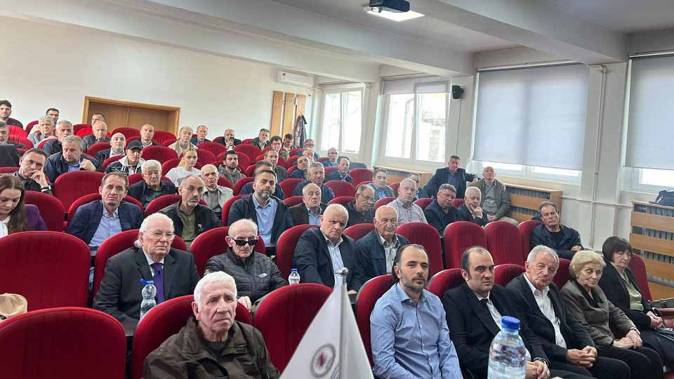 Mentor I. BARANI: Prof. dr. Xhevat Domi, kolos i shkencës dhe arsimit ...